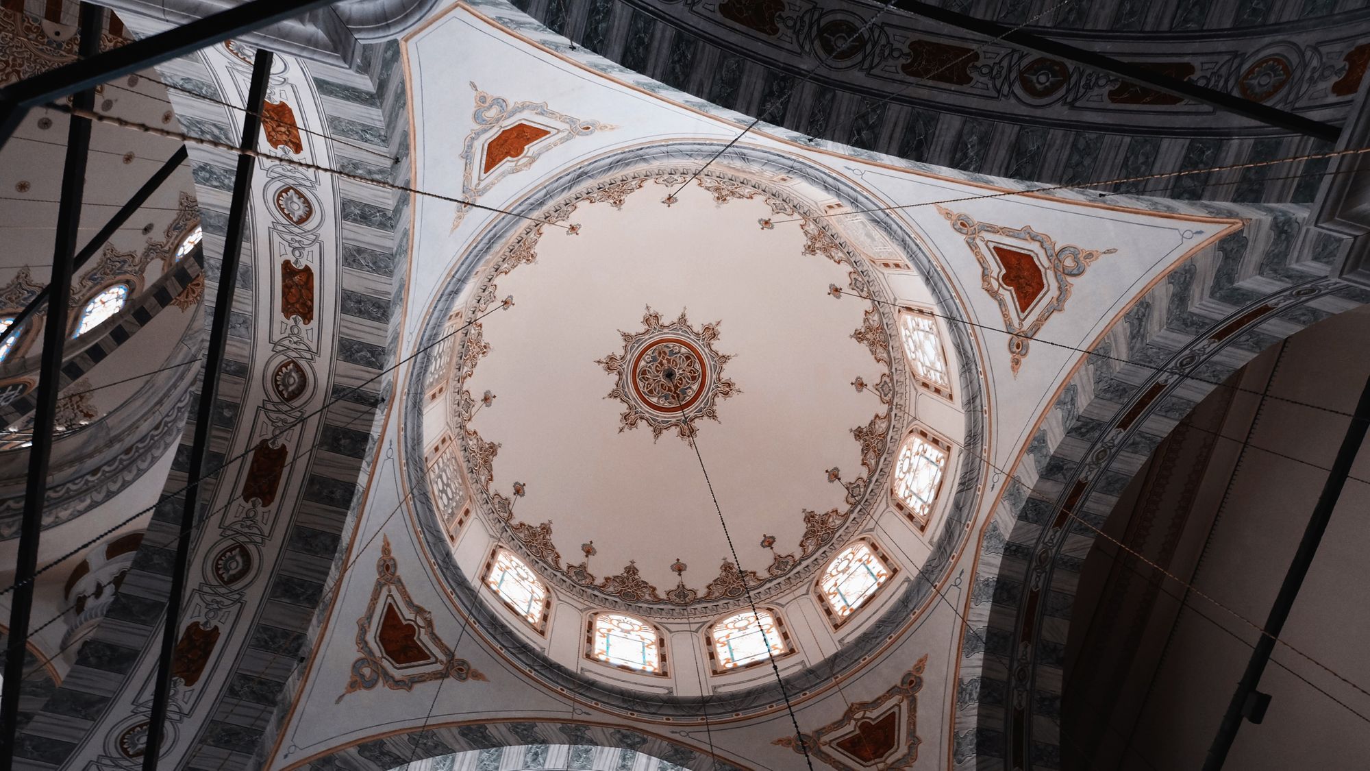 THE ΩUANTUM THEOPHANIES